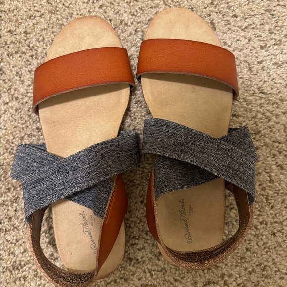 Universal Thread | Shoes | Womens Universal Thread Sandals Size 6 ...